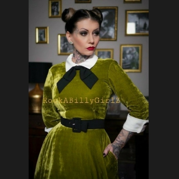 Tatyana | Dresses | Tatyana Maud Green Velvet Fitnflare Easter Cuffed ...